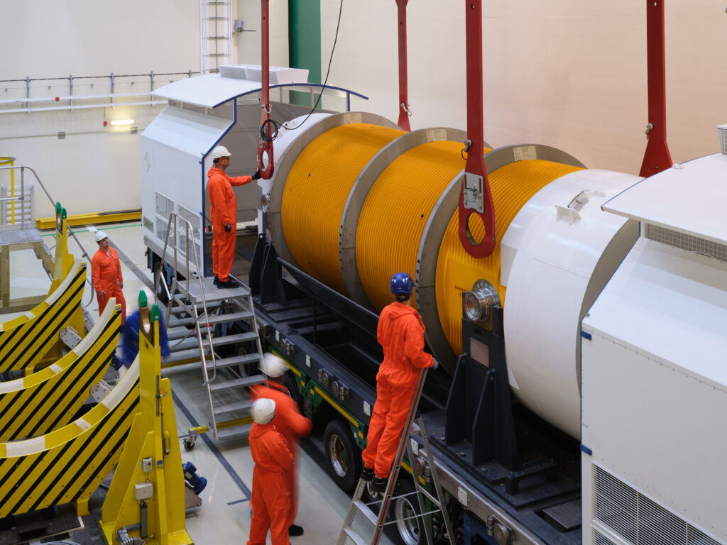 Transport von hochaktivem Atommüll ins Zwischenlager Brokdorf 2026 ...